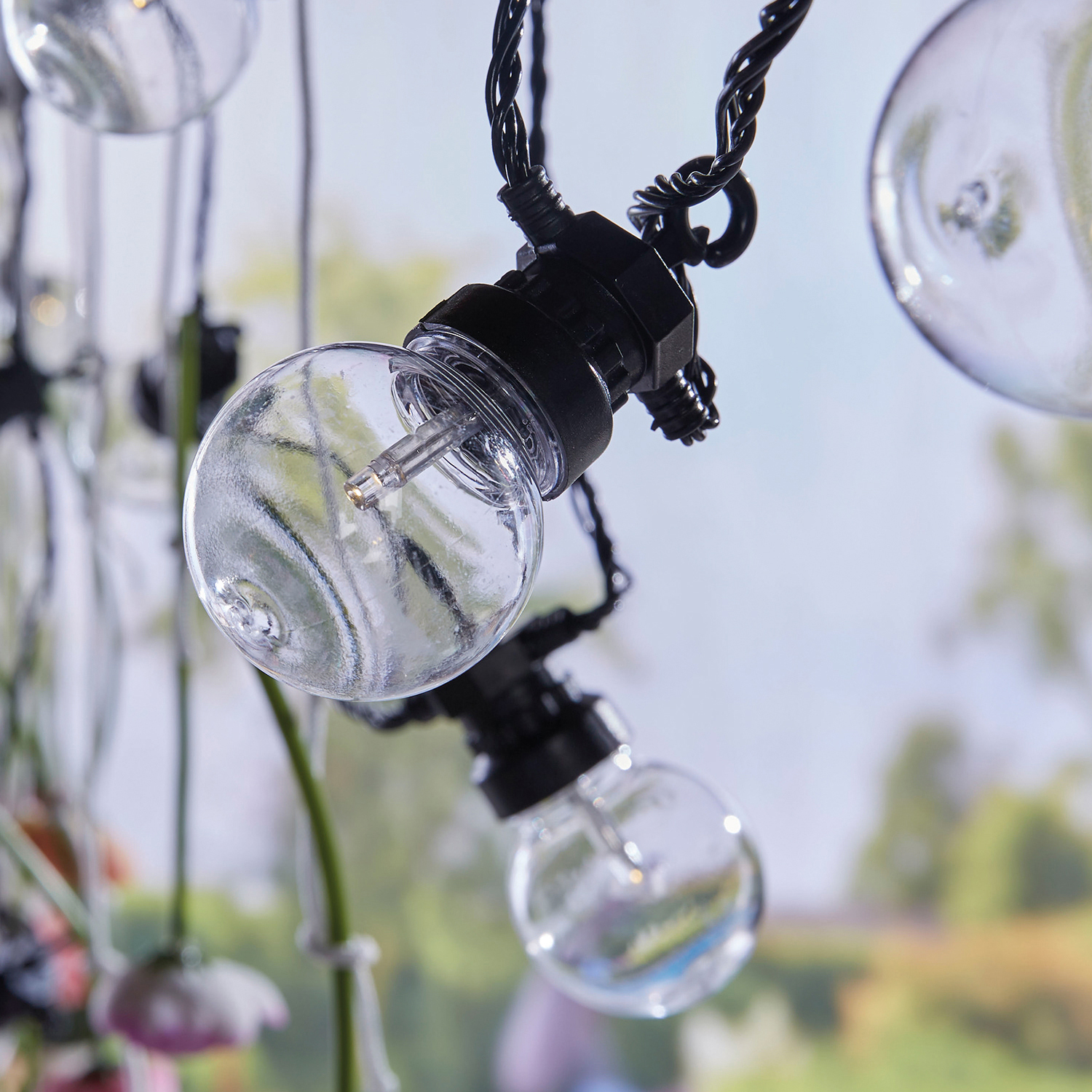 Luxform Fiji 20-Bulb Outdoor String Lights